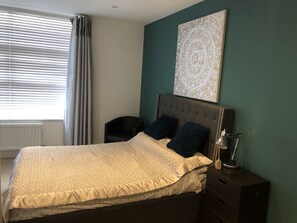 2 quartos, cofre no quarto, ferro/tábua de engomar, Wi-fi grátis 