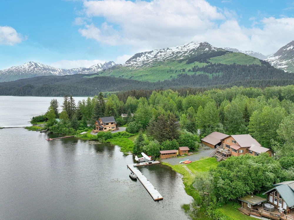 Bear Lake Lodgings Bed & Breakfast - Alaska