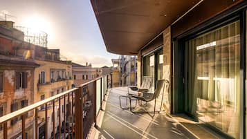 Design Apartment ( in a separated building far 100 mt from the main one) | Terraço/pátio interior