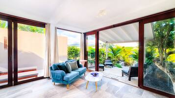 Ocean View Luxury 3 Bedroom Villa | 8 quartos, roupa de alta qualidade, cofre no quarto, secretária