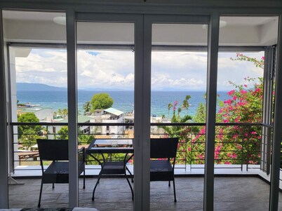 Manarra Seaview Resort