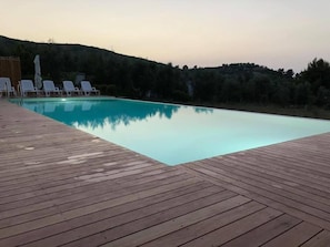 Piscina exterior sazonal 