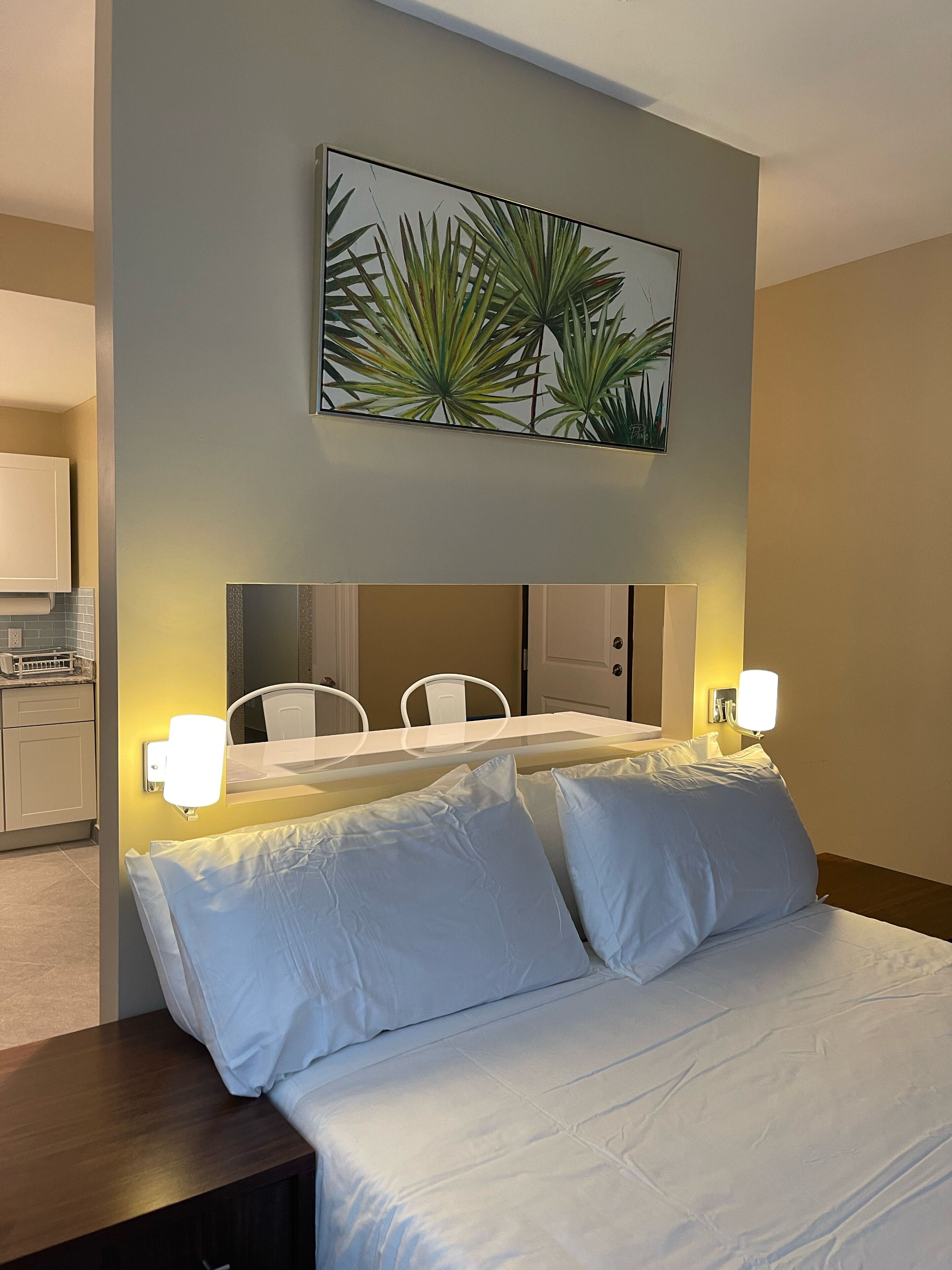 Roupas de cama premium, cofres nos quartos, individualmente decorados