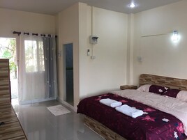 Quarto casal standard | Escrivaninha, Wi-Fi de cortesia