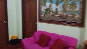 Casa, 3 quartos (Front) | Sala de estar