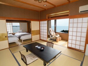 Cofres nos quartos, cortinas blackout, ferros/tábuas de passar roupa