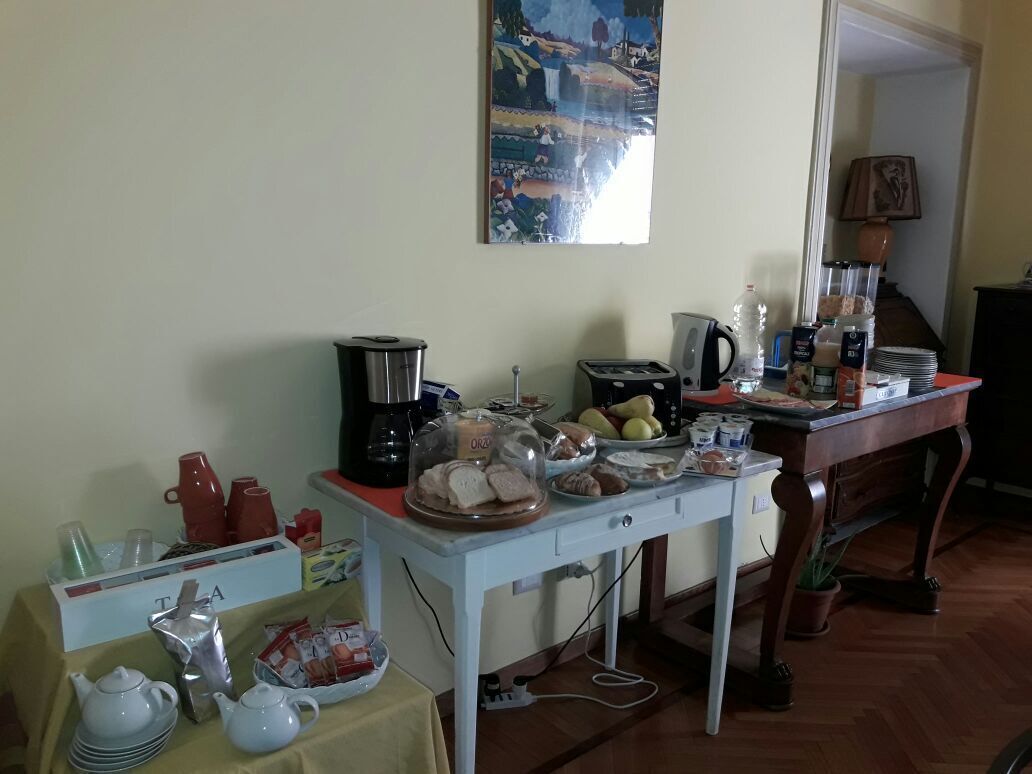 Pequeno-almoço tipo buffet diário (10 EUR por pessoa) 