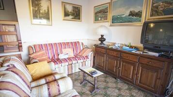 Villa | Sala de estar | Televisor