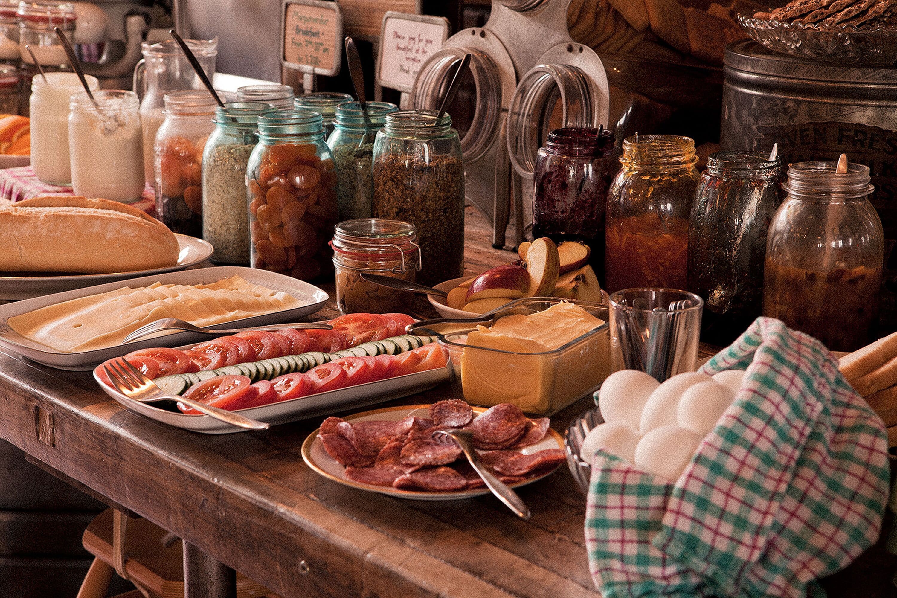 Café da manhã com buffet todos os dias (ISK 2700 por pessoa) 
