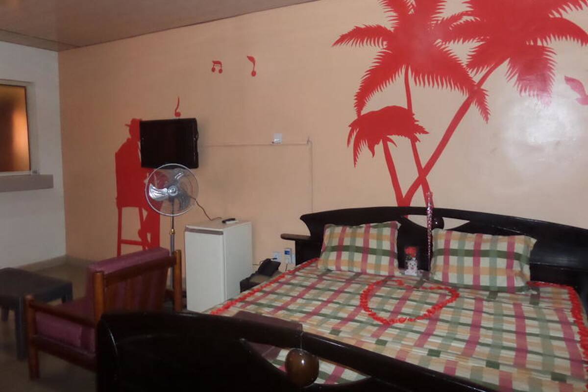 Suíte | Escrivaninha, Wi-Fi de cortesia, roupa de cama