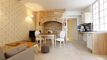 Penthouse Comfort, 1 quarto (B01 Appartement Alleran) | Refeições no quarto