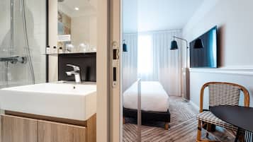 Quarto Duplo Premium | Casa de banho | Artigos de higiene pessoal grátis, um secador de cabelo