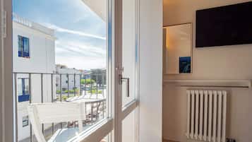 Quarto Duplo Superior, varanda | Vista para a rua