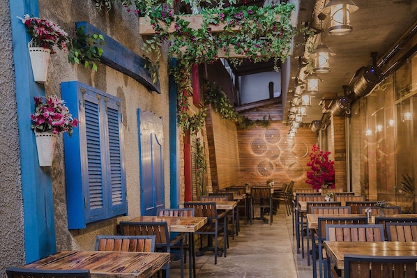 Pequenos-almoços, almoços e jantares servidos