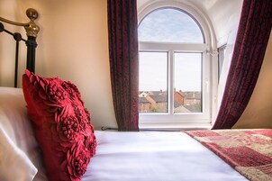 Quarto solteiro tradicional (Rooftops, private external bathroom) | Roupas de cama premium, cofres nos quartos, quartos à prova de som