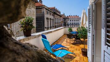 Deluxe Apartment, 2 bedrooms (at address Ispod ure 3) | Sacada