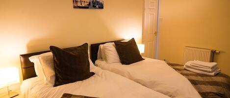 Casa, 2 quartos | 1 quarto, ferro/tábua de engomar, Wi-fi grátis, roupa de cama fornecida