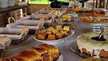Pequeno-almoço tipo buffet diário incluído