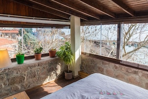 Quarto casal luxo, vista para o mar | Roupas de cama premium, Wi-Fi de cortesia