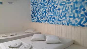 Minibar, ferro/tábua de engomar, Wi-fi grátis, roupa de cama fornecida