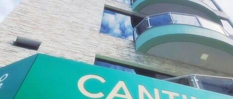 Fachada da propriedade