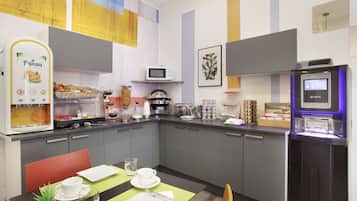 Café da manhã continental todos os dias (EUR 14 por pessoa)