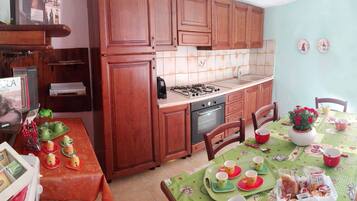 Pequeno-almoço inspirado na cozinha local diário incluído