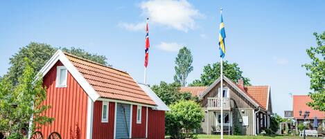 Com decoração personalizada, com mobília individualizada