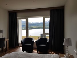 Quarto Duplo ou Twin, casa de banho privativa | Vista do quarto