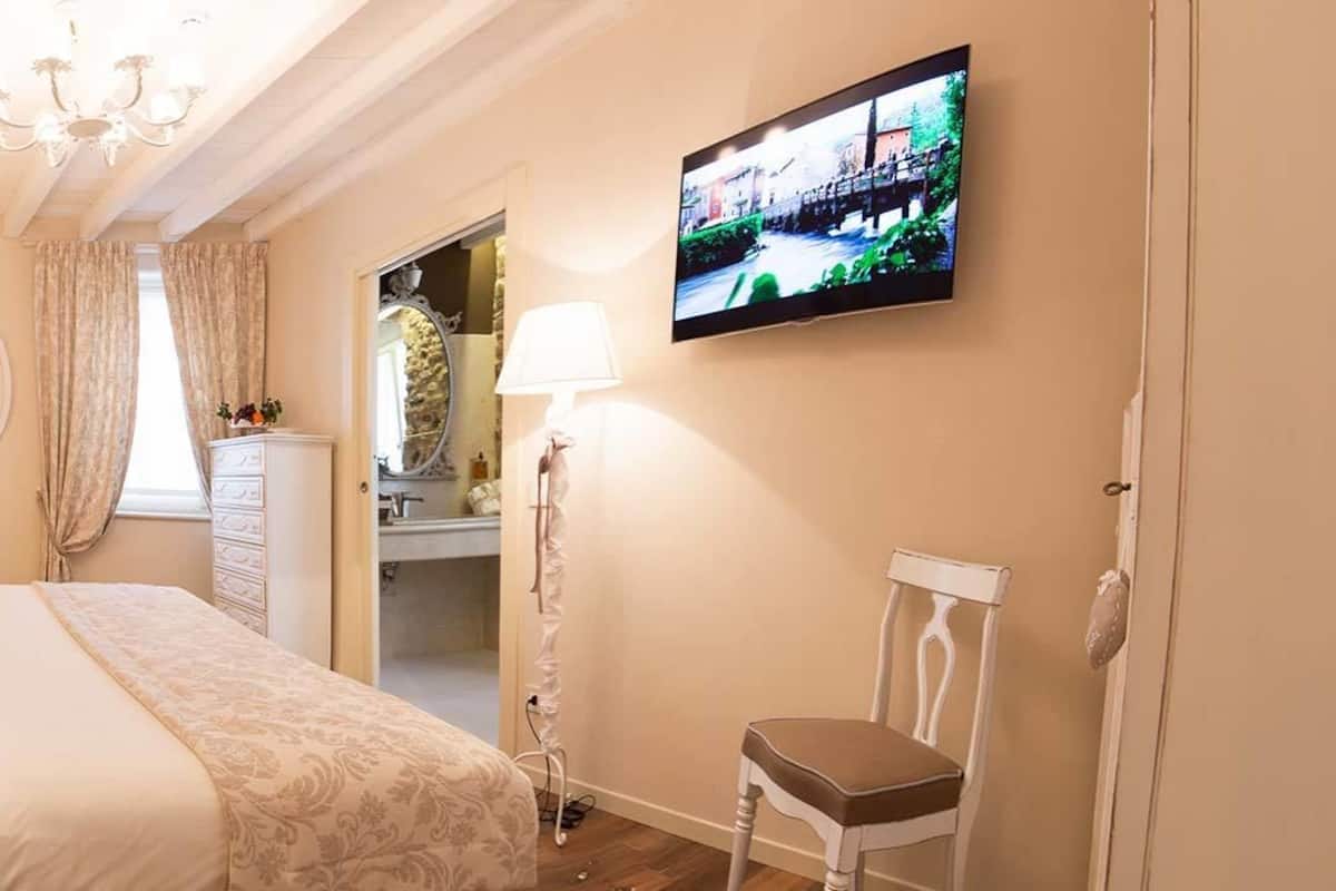 Quarto casal | 1 quarto, frigobar, cofres nos quartos, escrivaninha