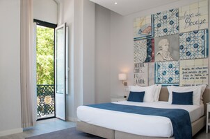 Quarto Duplo Premium, varanda, Vista para a cidade | Roupa de alta qualidade, minibar, cofre no quarto, secretária 