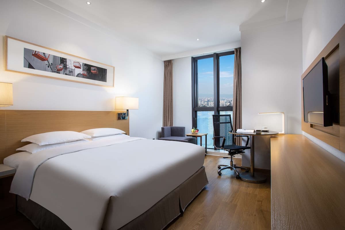 Cofres nos quartos, escrivaninha, Wi-Fi de cortesia, roupa de cama