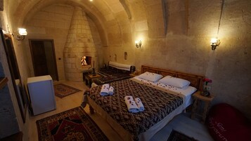 Quarto casal luxo | 1 quarto, roupas de cama premium, frigobar, quartos à prova de som