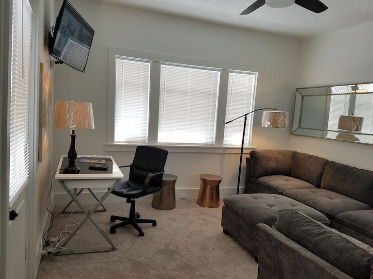 Downtown 2-story Victorian-style Cottage - Grand Rapids, MI