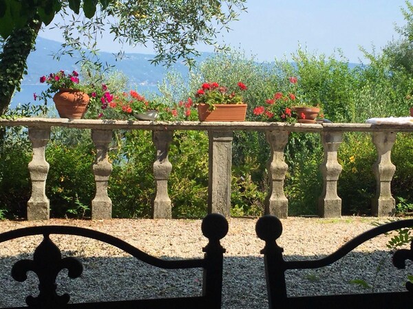 Ruime Villa Met Balkon En Wifi - Gargnano