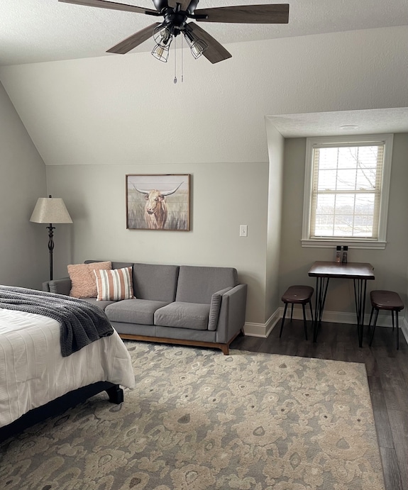 Sunrise Apt. - Peaceful Country Setting- Reasonable Distance To Hocking Hills - Laurelville, OH