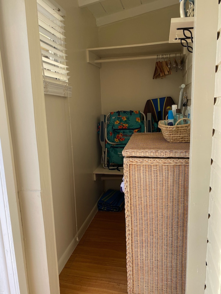 Northside Studio Vacation Rental - Water Island