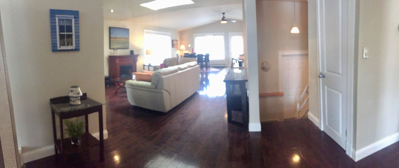 Home On Edinburgh With 4 Bedrooms And 3 Full Bathrooms - Charlottetown