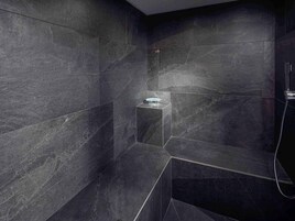 Sala(s) para tratamentos a casais, sauna, banho turco, massagens 