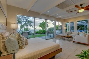 Beachfront | Hot Tub | A/C | BBQ | Honolulu |5-7 NIGHT STAYS PERMITTED ...