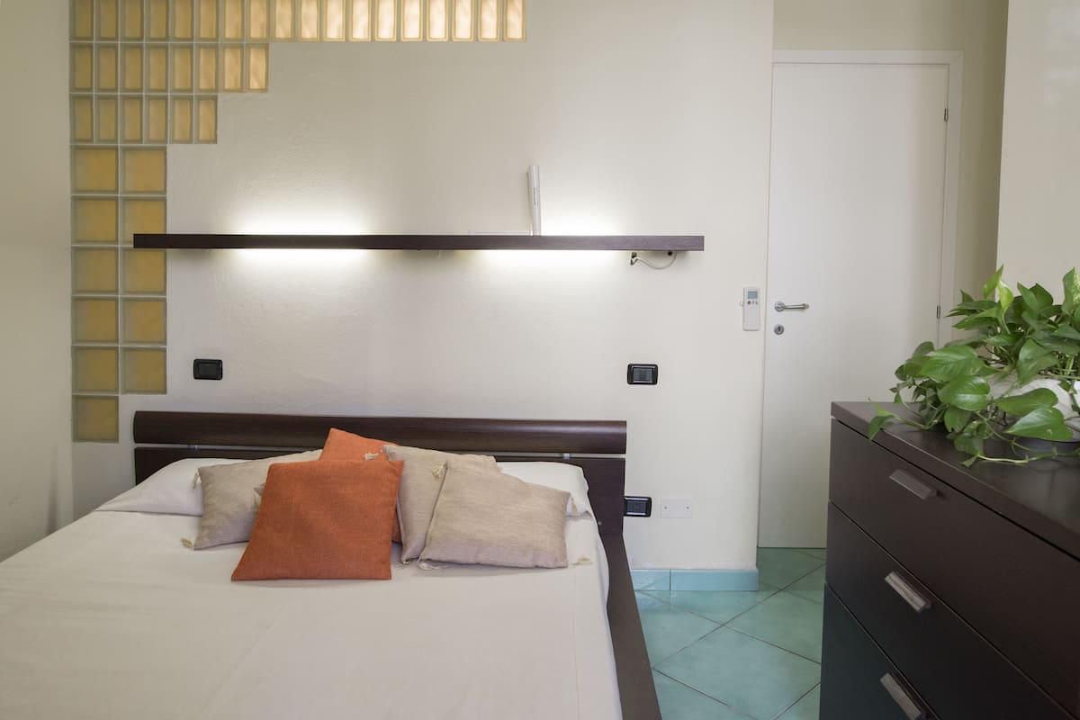Apartamento Standard, 1 quarto, no rés do chão | 1 quarto, cofre no quarto, com decoração personalizada