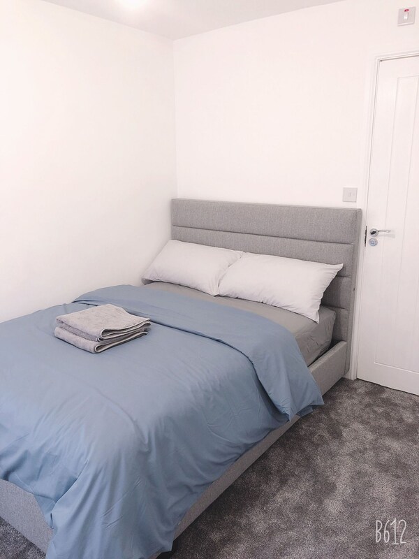 Two Bedrooms Self-contained Flat With Free Parking - Flat 2 - Nottingham