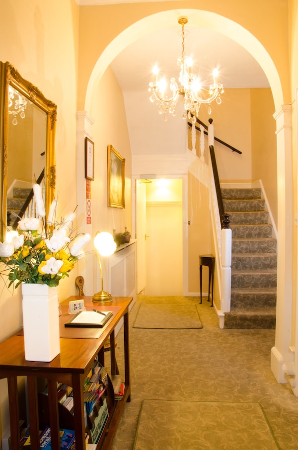 Hedley Villa Guest House - Leamington Spa