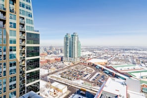 Suite Cidade, 1 cama queen-size, Vista para a cidade | Vista do quarto
