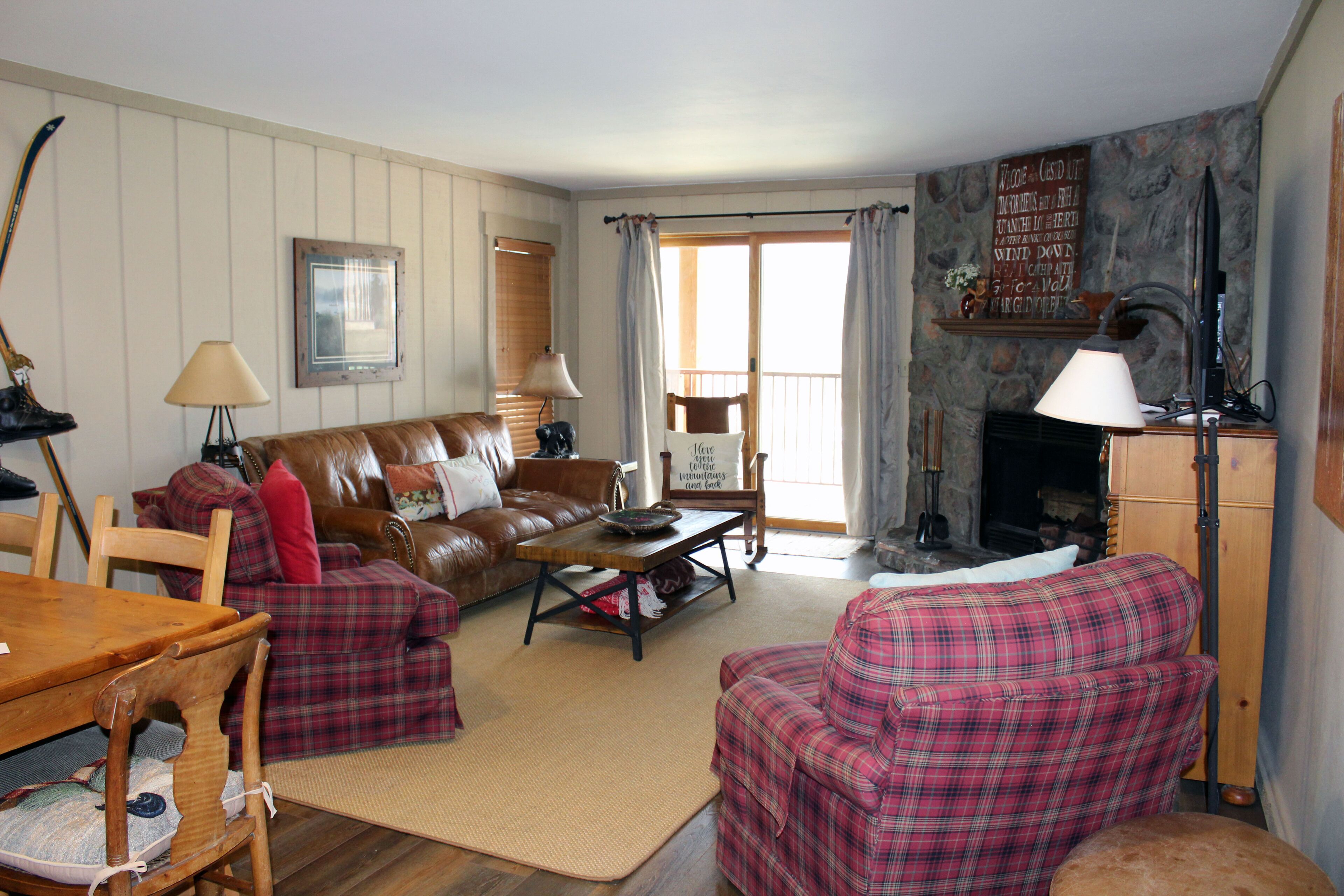Slopeside Mountain Condo W/ Balcony & Beautiful Views, Fireplace - Crested Butte, CO