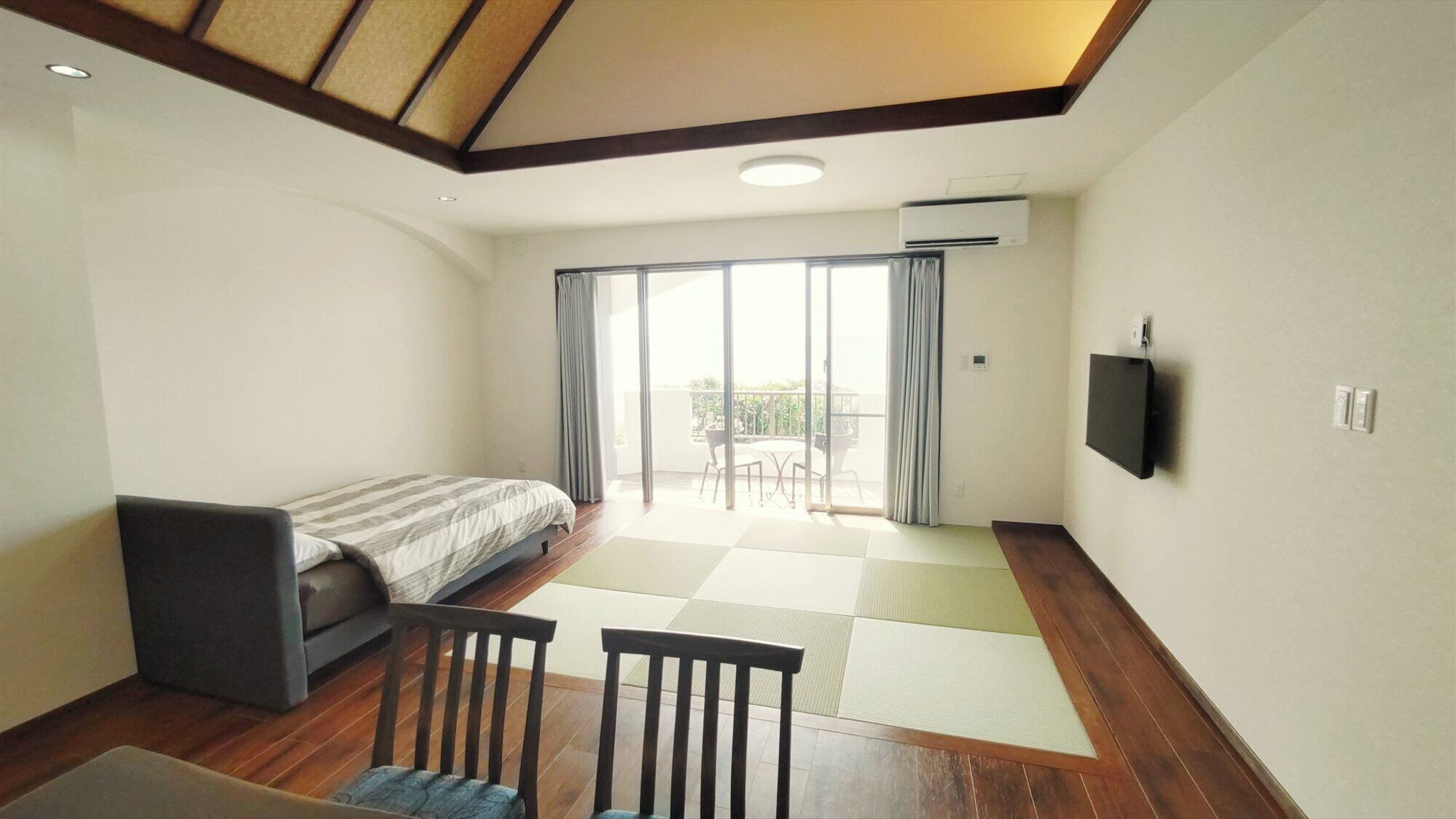 4 quartos, Wi-Fi de cortesia, roupa de cama