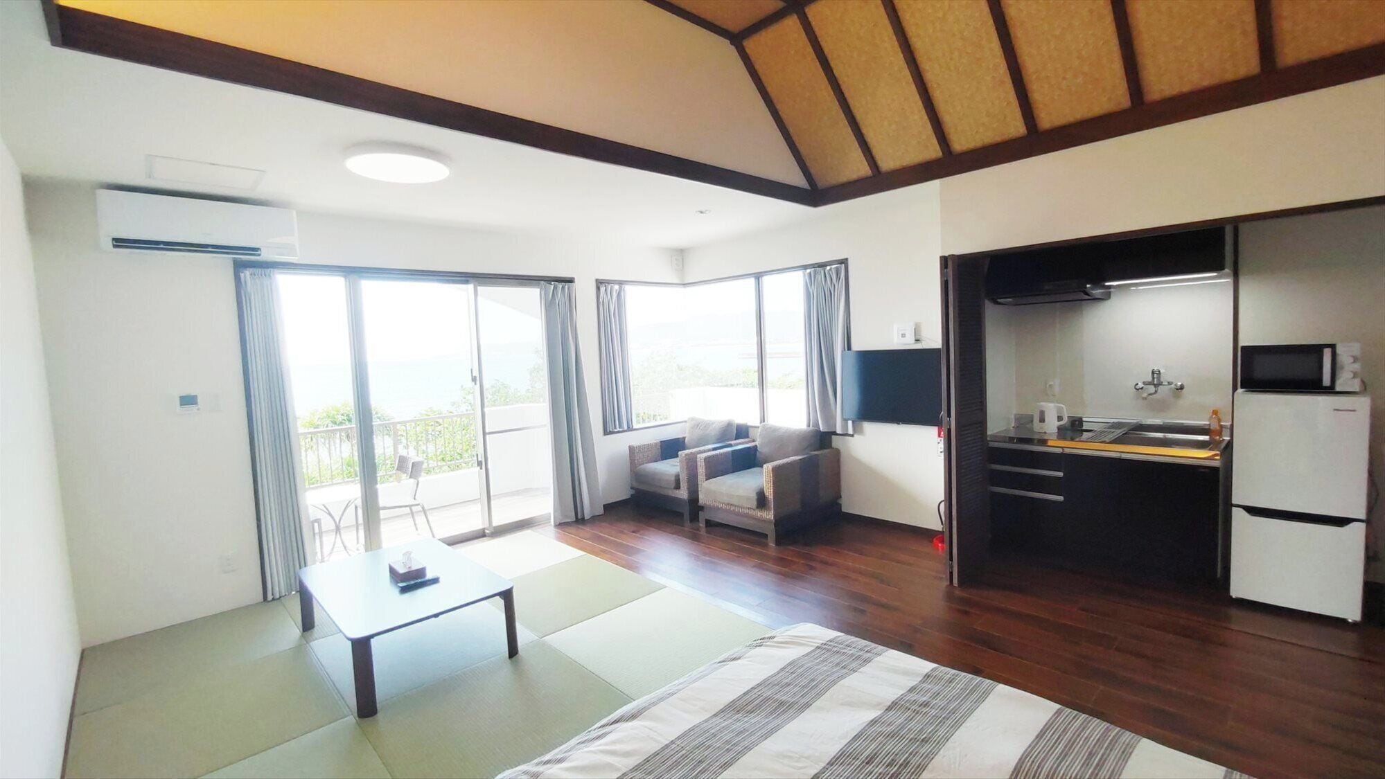 4 quartos, Wi-Fi de cortesia, roupa de cama
