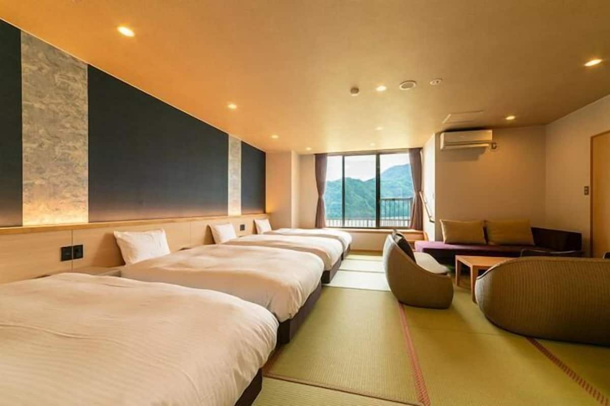 Cofres nos quartos, cortinas blackout, roupa de cama