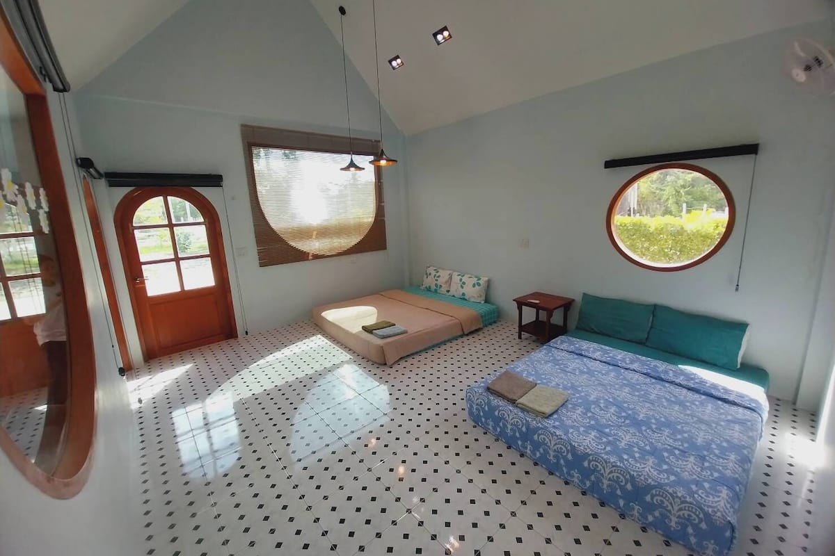 Wi-Fi de cortesia, roupa de cama