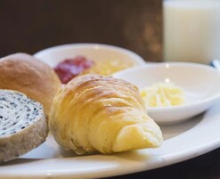 Pequeno-almoço tipo buffet diário incluído 